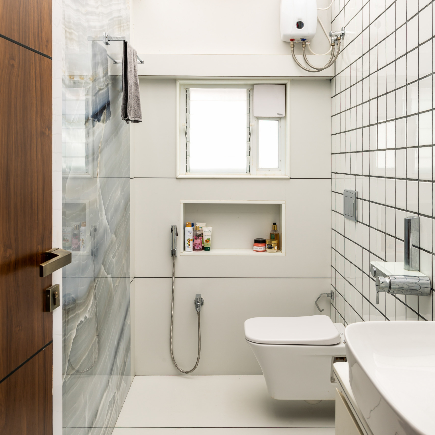 The Futuristic Glow: Exploring the Magic of Flying Saucer Ceiling ...